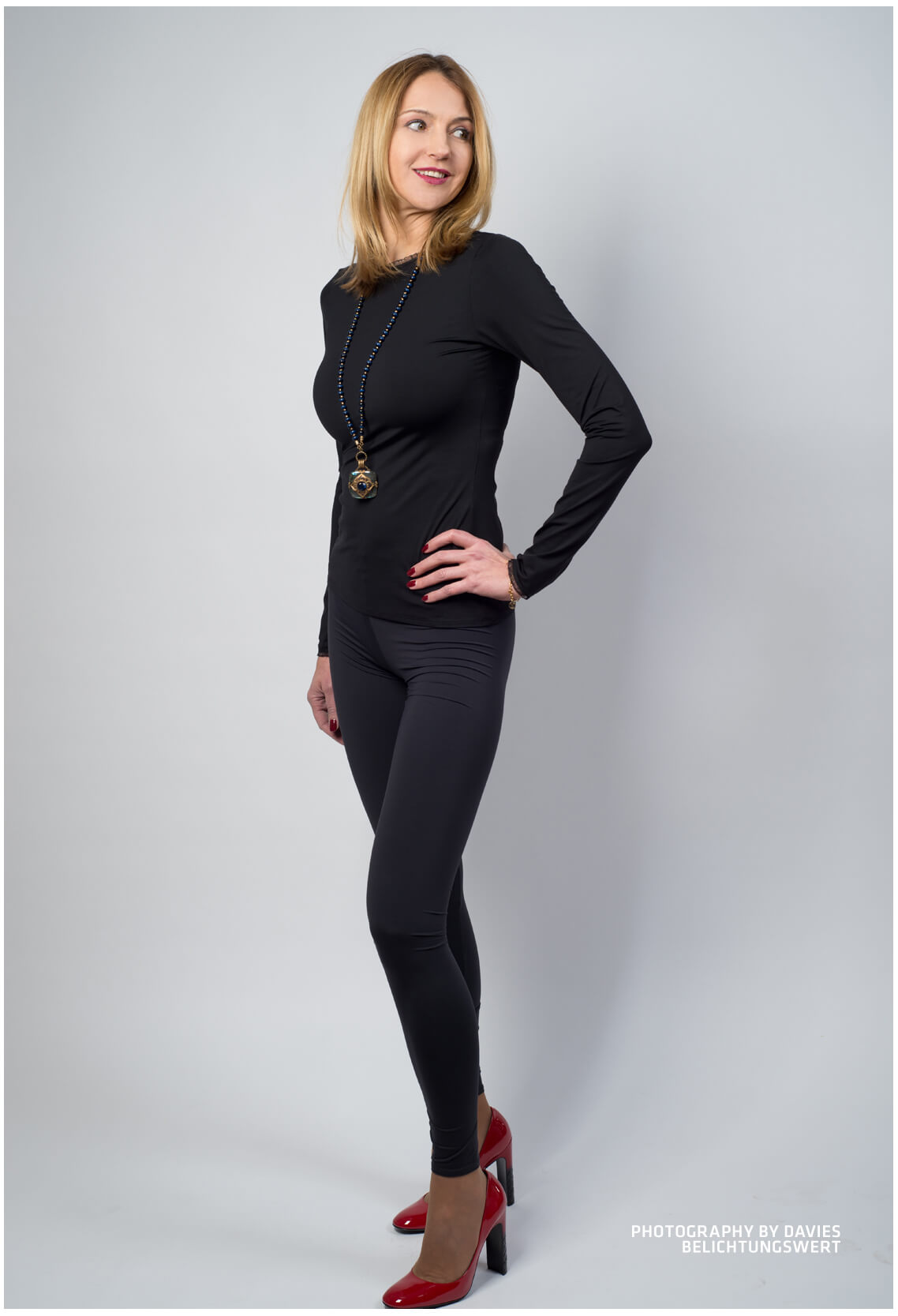 Sedcards Model in Best Age – Fotostudio Belichtungswert